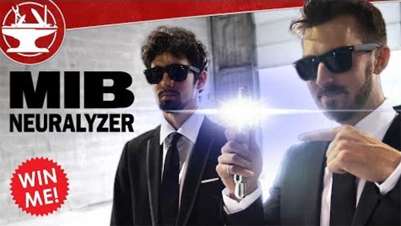 The Hacksmith: Real-Life Neuralyzer from Men in Black